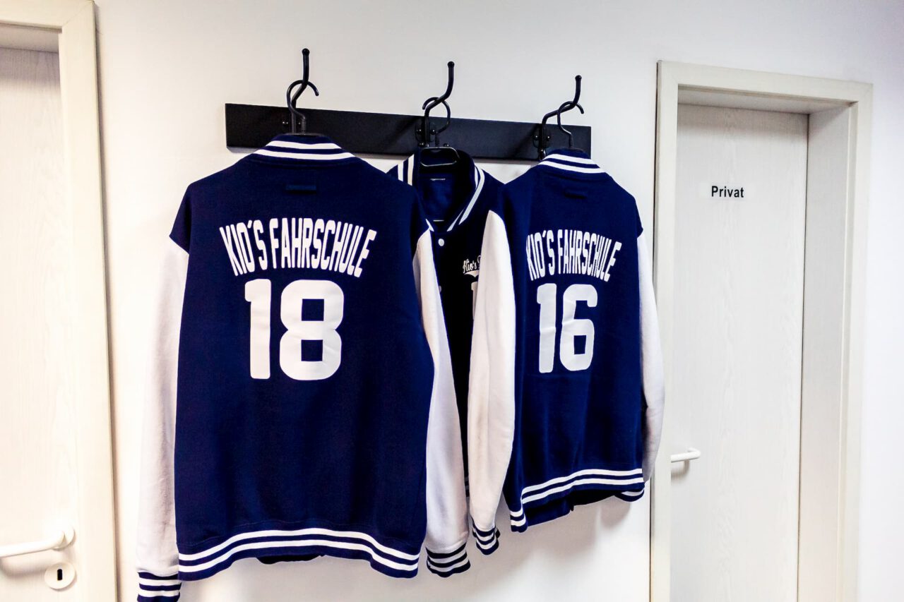 Kio’s Fahrschule in Sasel | Jetzt Motorrad- oder Autoführerschein machen